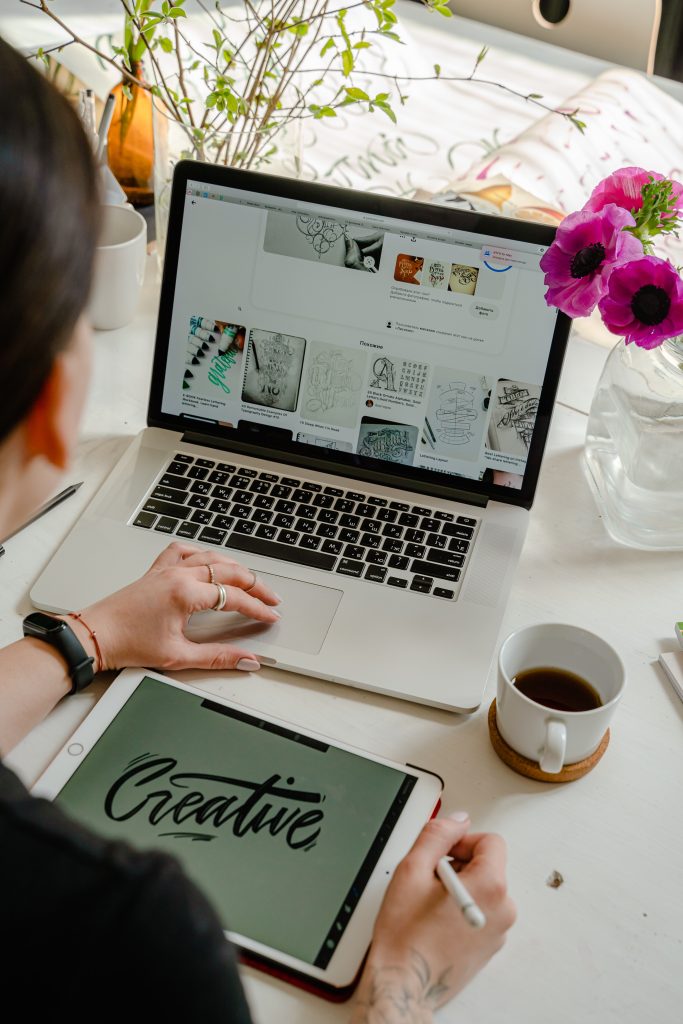 Cómo crear un diseño de póster en Illustrator | NJS